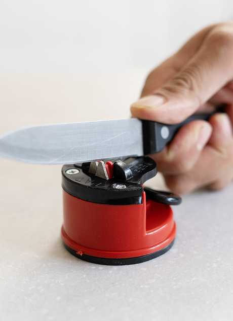 Knife and scissors sharpener store
